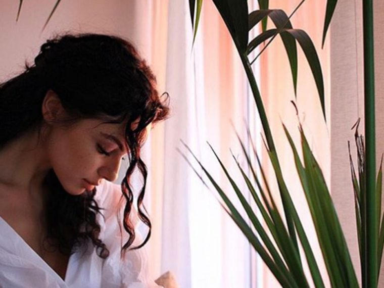 Iris Shala modelja shqiptare poston foto topless – ArkivaNews